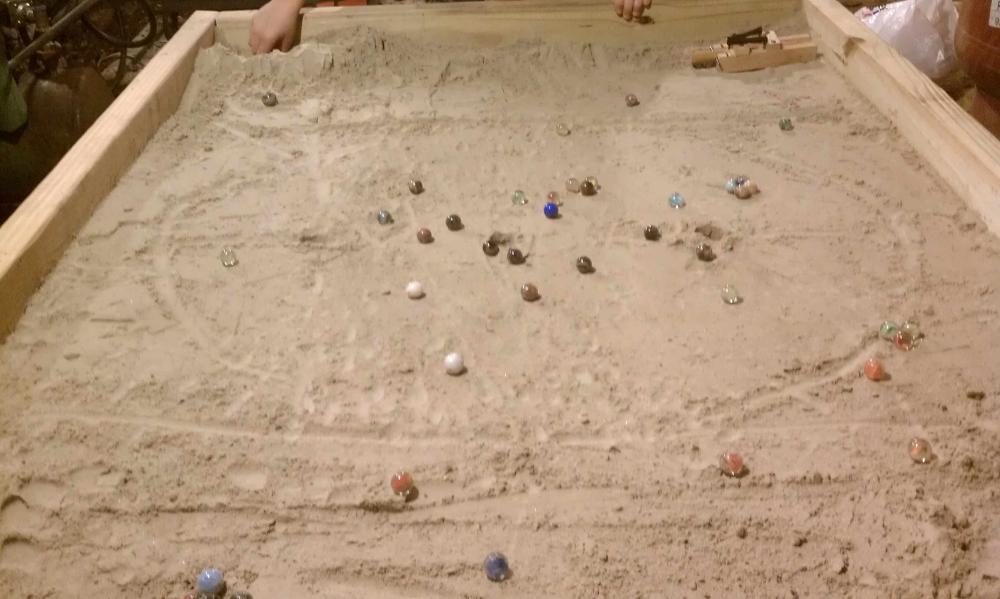 Marble sand table - Marble Runs & Marble Games - Marble Connection