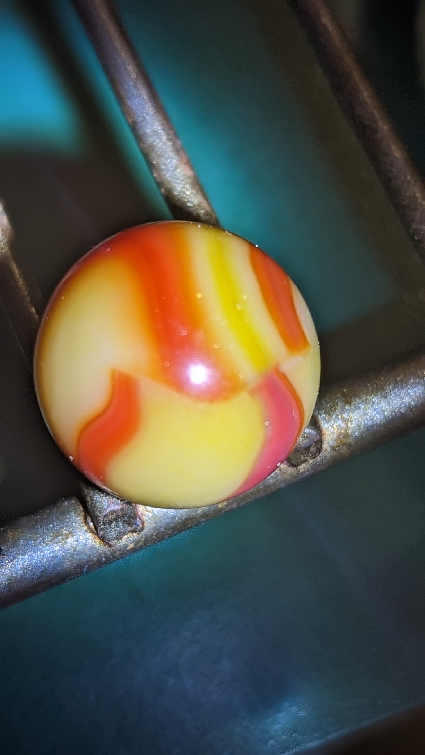 A peltier tan base with red and yellow ribbons? - Marble I.D.'s ...